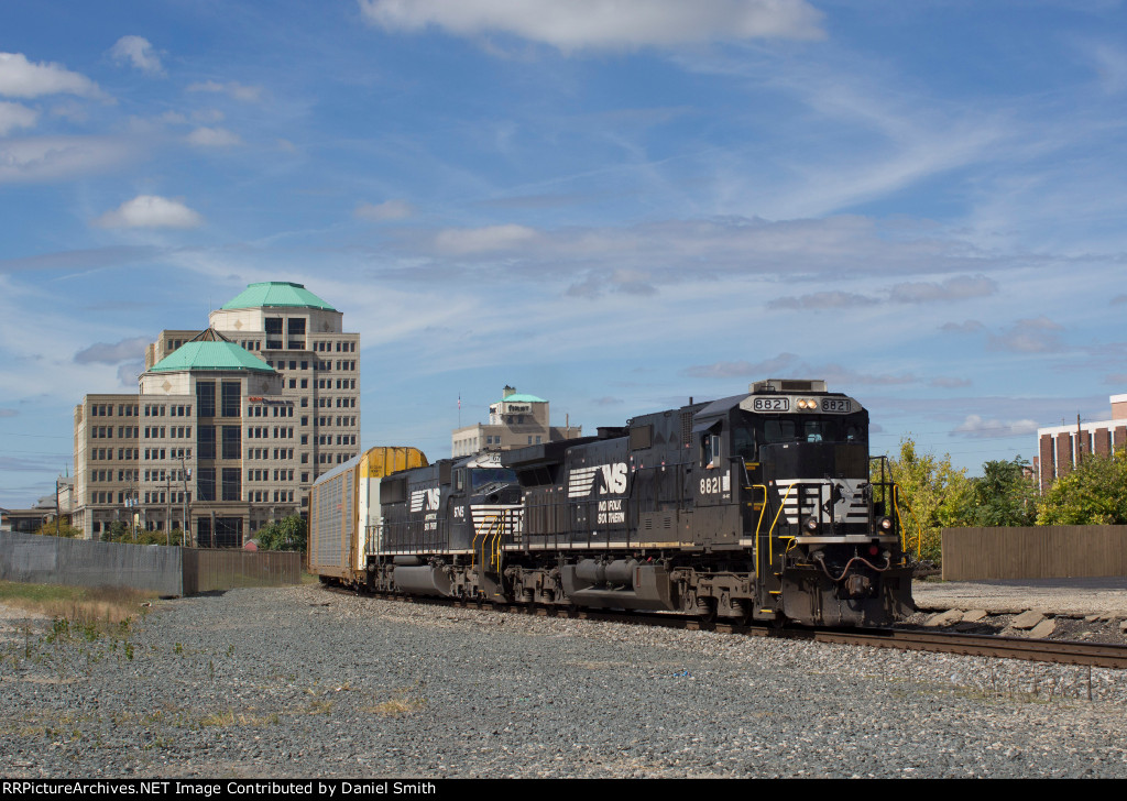 NS 8821 leads 289.